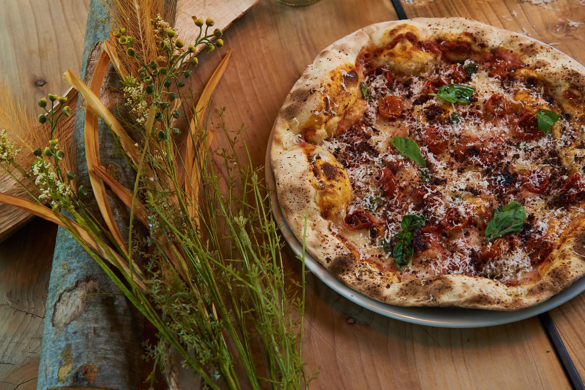 Denis Lovatel ha aperto a Milano e la sua pizza di montagna è già ...