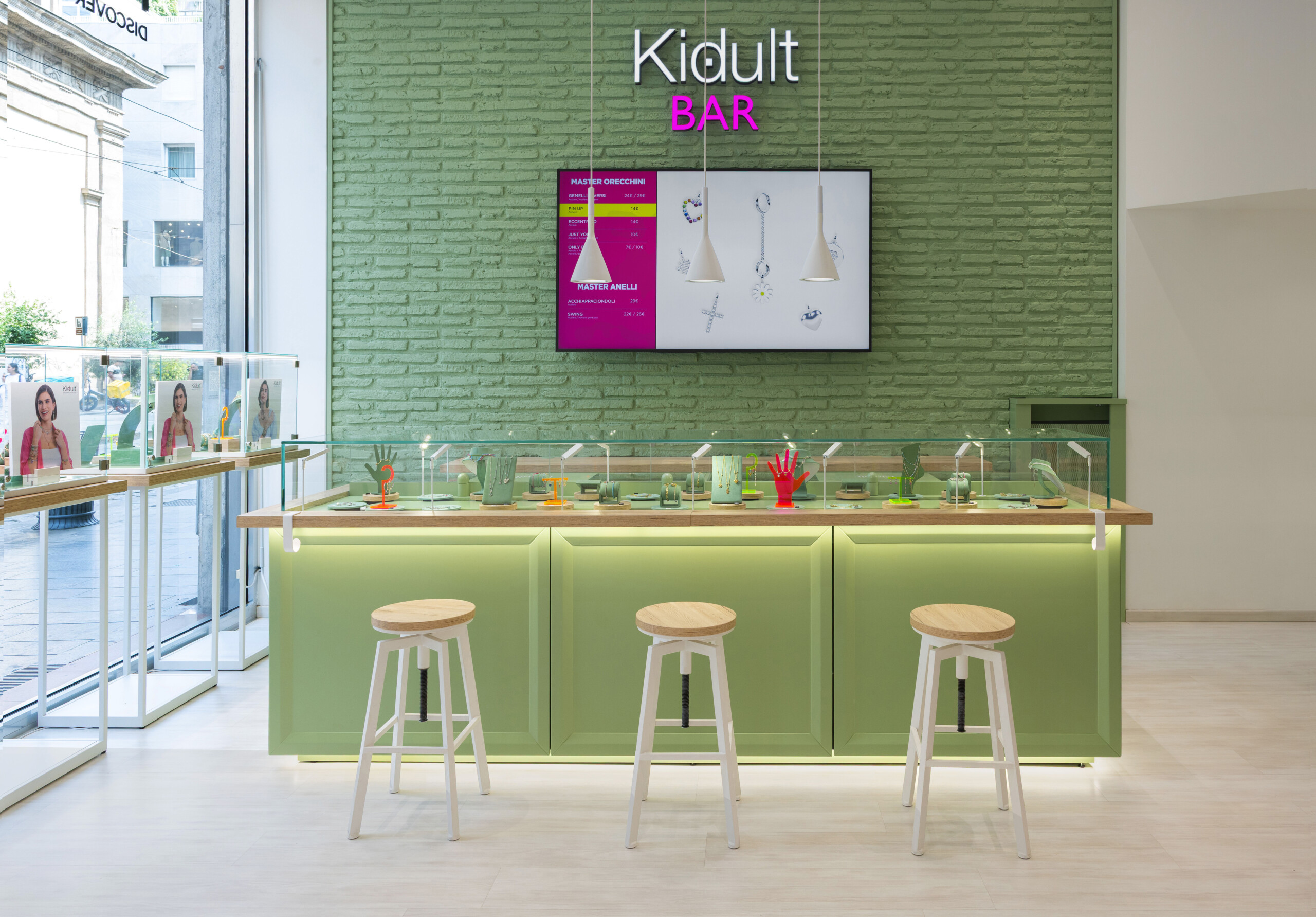 A Milano il primo Kidult Bar: gioielli personalizzati e nuovi linguaggi ...